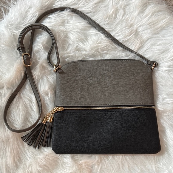 Deluxity Los Angeles | Bags | Nwot Deluxity Los Angeles Faux Leather ...